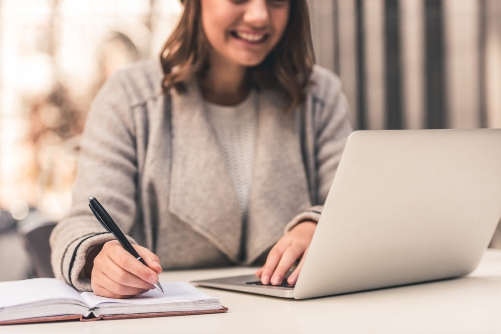 Reasons to Attend a Live Virtual Conference for Assistants